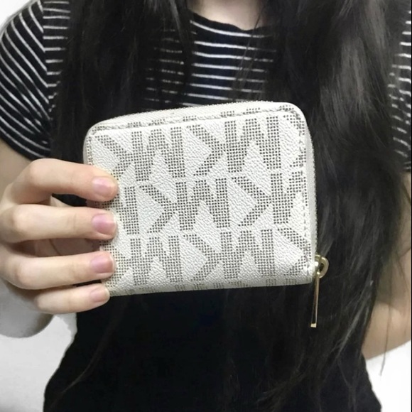 Michael Kors | Bags | Michael Kors Cream White Logo Wallet | Poshmark